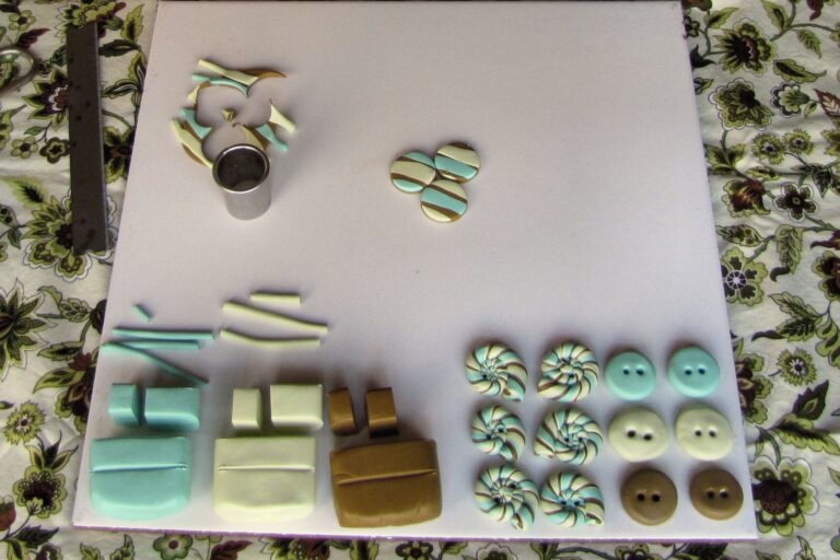 Beginner Button Class - Asymmetrical Stripe Buttons ⋆ Polka Dot Cottage